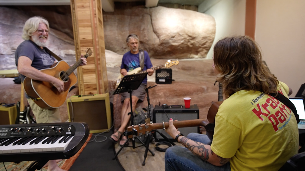 Red Rocks 2022 Videos ft. Billy Strings! – The String Cheese Incident